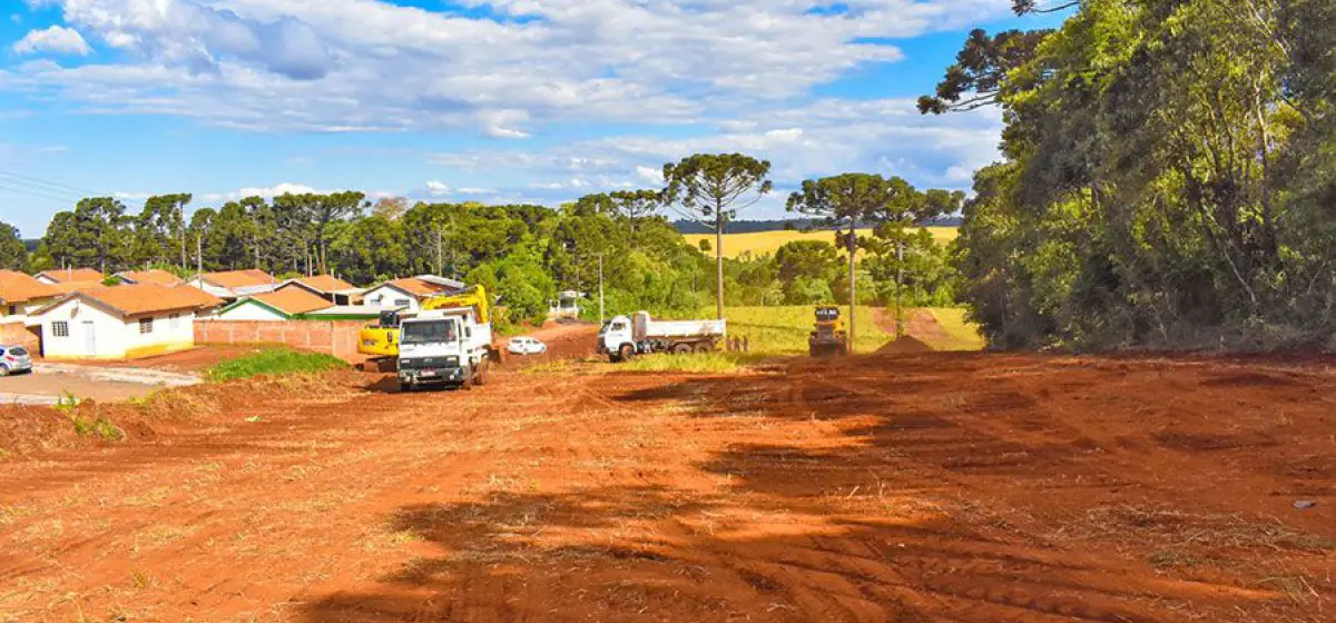 Pitanga inicia construção de casas populares
